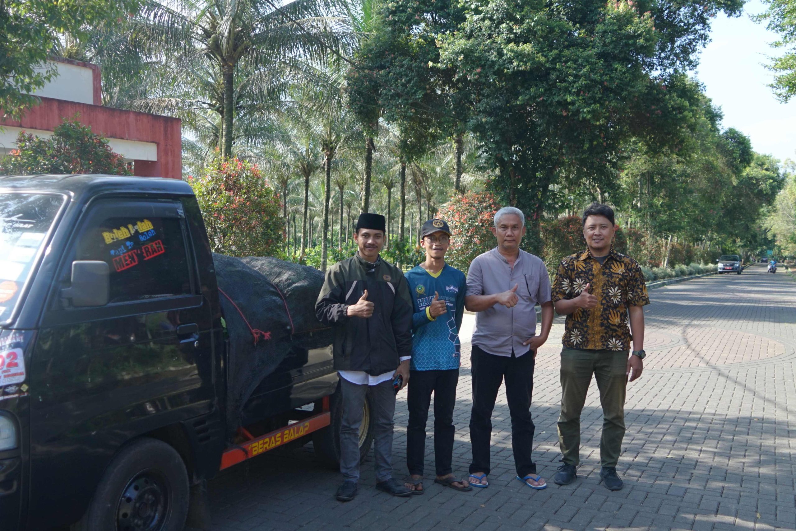 Serah Terima 1.000 Bibit Kopi Arabika untuk Pondok Pesantren Miftahul ... Serah Terima 1.000 Bibit Kopi Arabika untuk Pondok Pesantren Miftahul ...